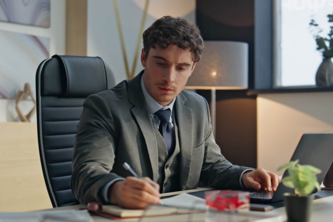 Project Director Roles & Responsibilities: Complete Guide